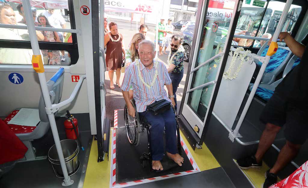 Huit bus électriques mis en service le 15 octobre entre Outumaoro et le ...