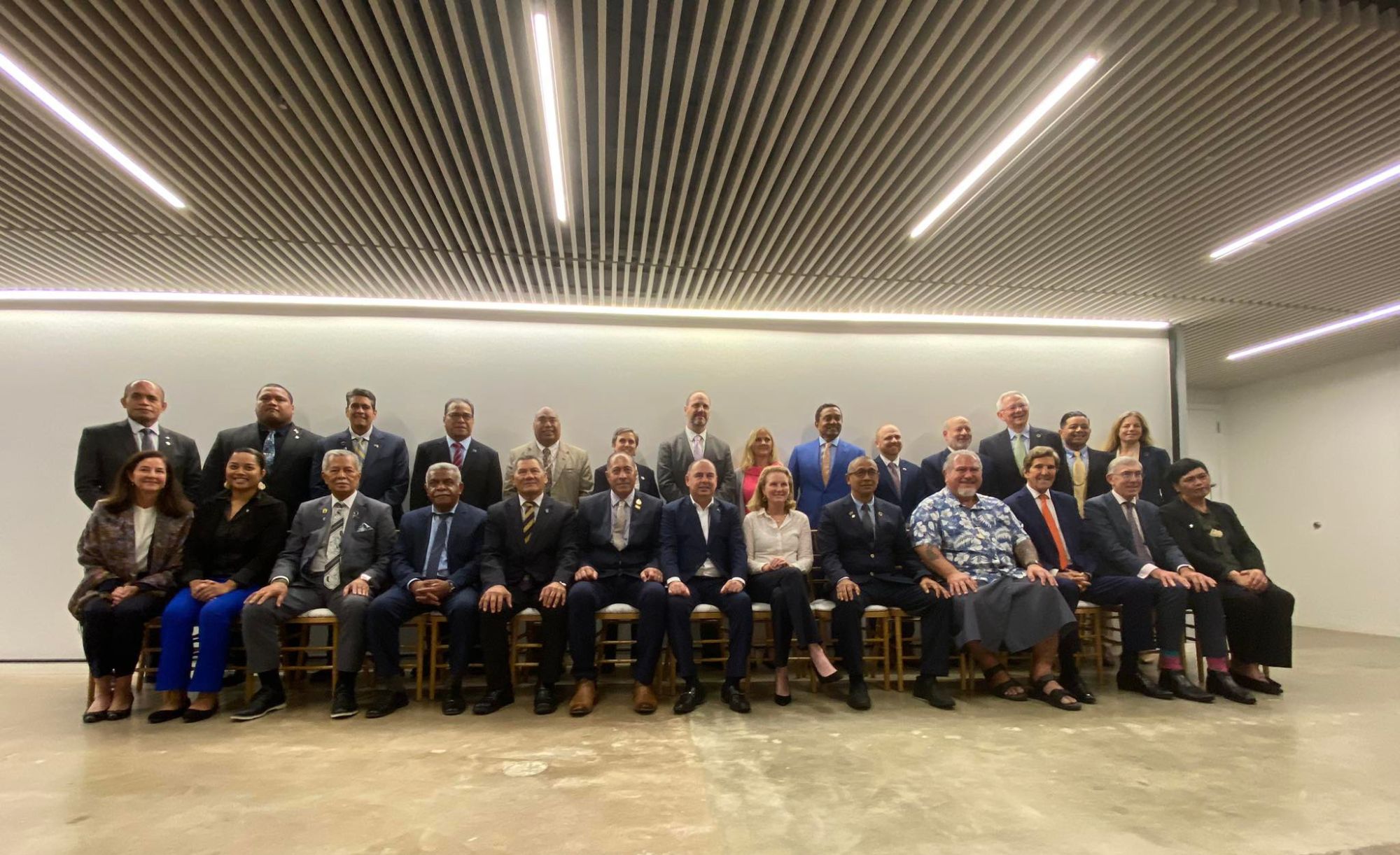 Sommet à Washington: Brotherson poursuit ses consultations - Tahitinews.co